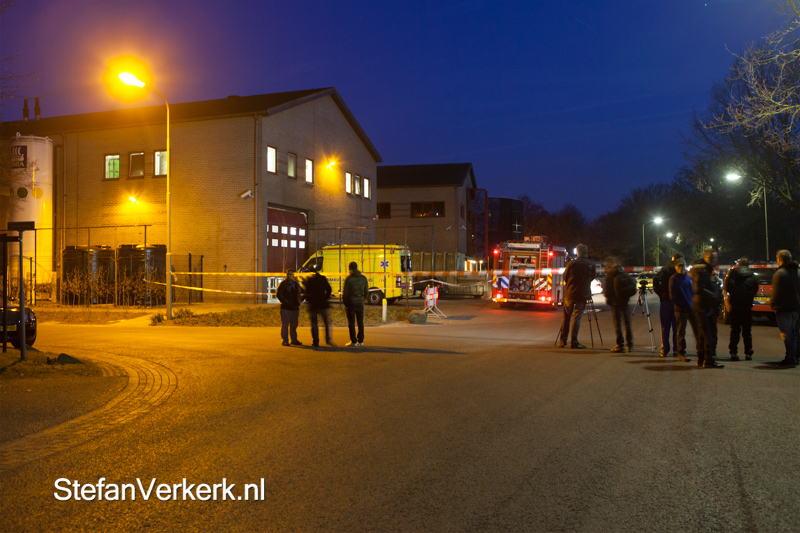 Dode bij bedrijfsongeval Kweekweg Epe - Foto's - Stefan Verkerk ... Dode bij bedrijfsongeval Kweekweg Epe - Foto's - Stefan Verkerk ...