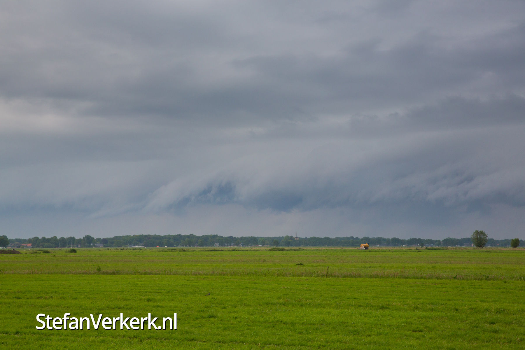Shelfcloud / arcus wolk als begrenzing buienlijn - Foto's - Stefan ...
