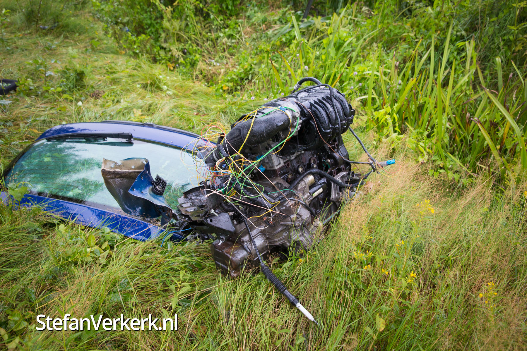 Ernstig ongeval auto tegen boom Haerderweg Doornspijk - Foto's - Stefan Verkerk Fotografie ...