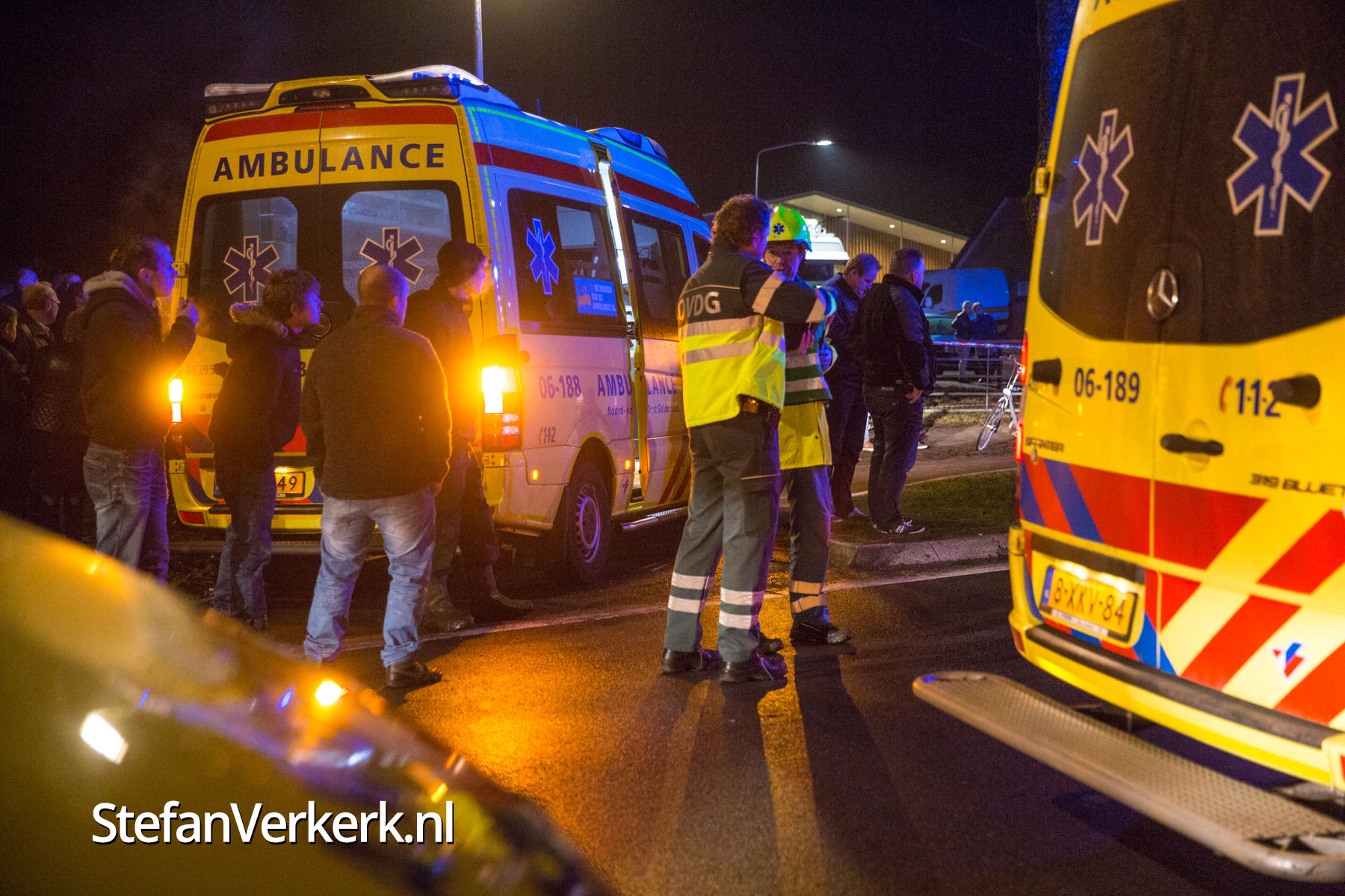 Zes gewonden bij frontale aanrijding Uddelerweg Elspeet - Foto's ... Zes gewonden bij frontale aanrijding Uddelerweg Elspeet - Foto's ...