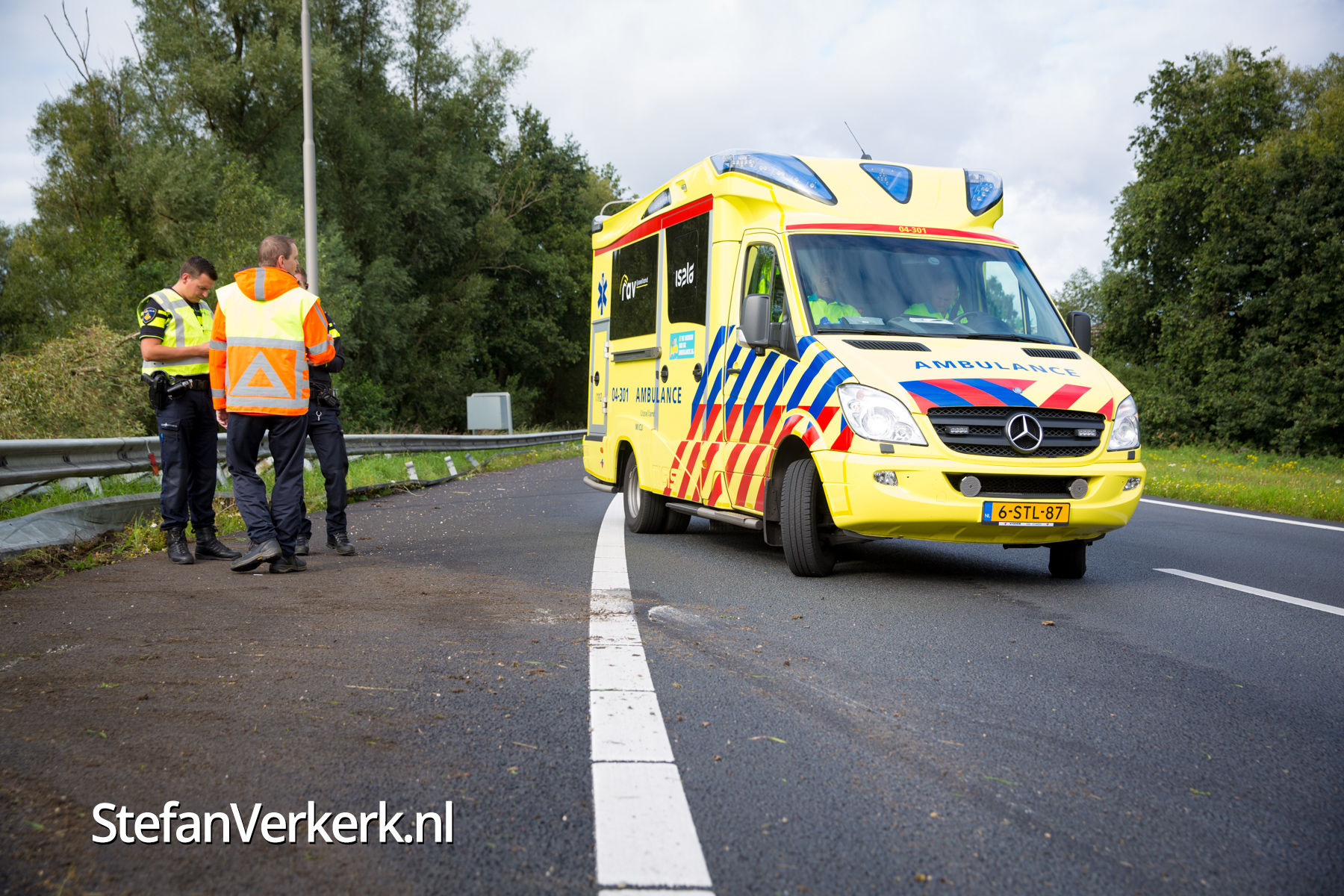 Lange file door ongeval op knooppunt Hattemerbroek - Foto's - Stefan ... Lange file door ongeval op knooppunt Hattemerbroek - Foto's - Stefan ...