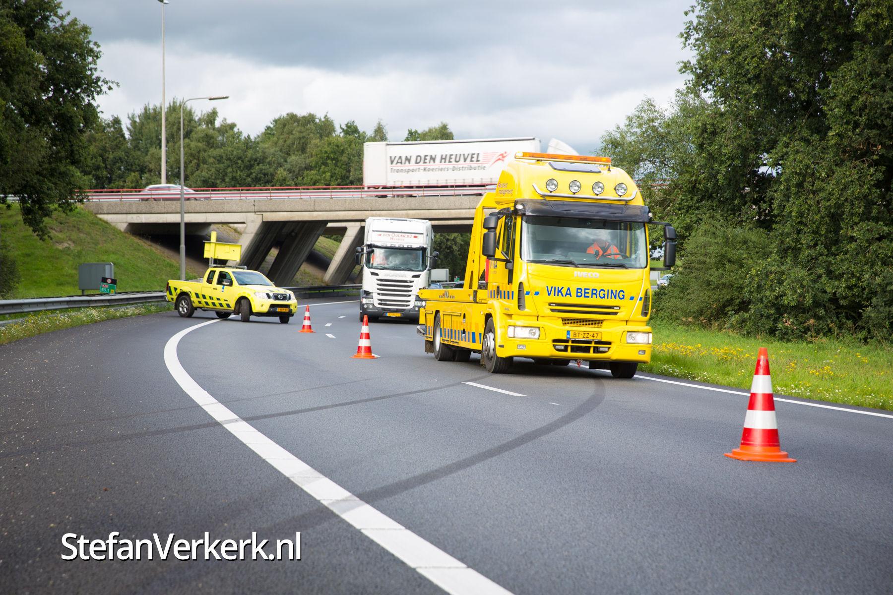 Lange file door ongeval op knooppunt Hattemerbroek - Foto's - Stefan ... Lange file door ongeval op knooppunt Hattemerbroek - Foto's - Stefan ...