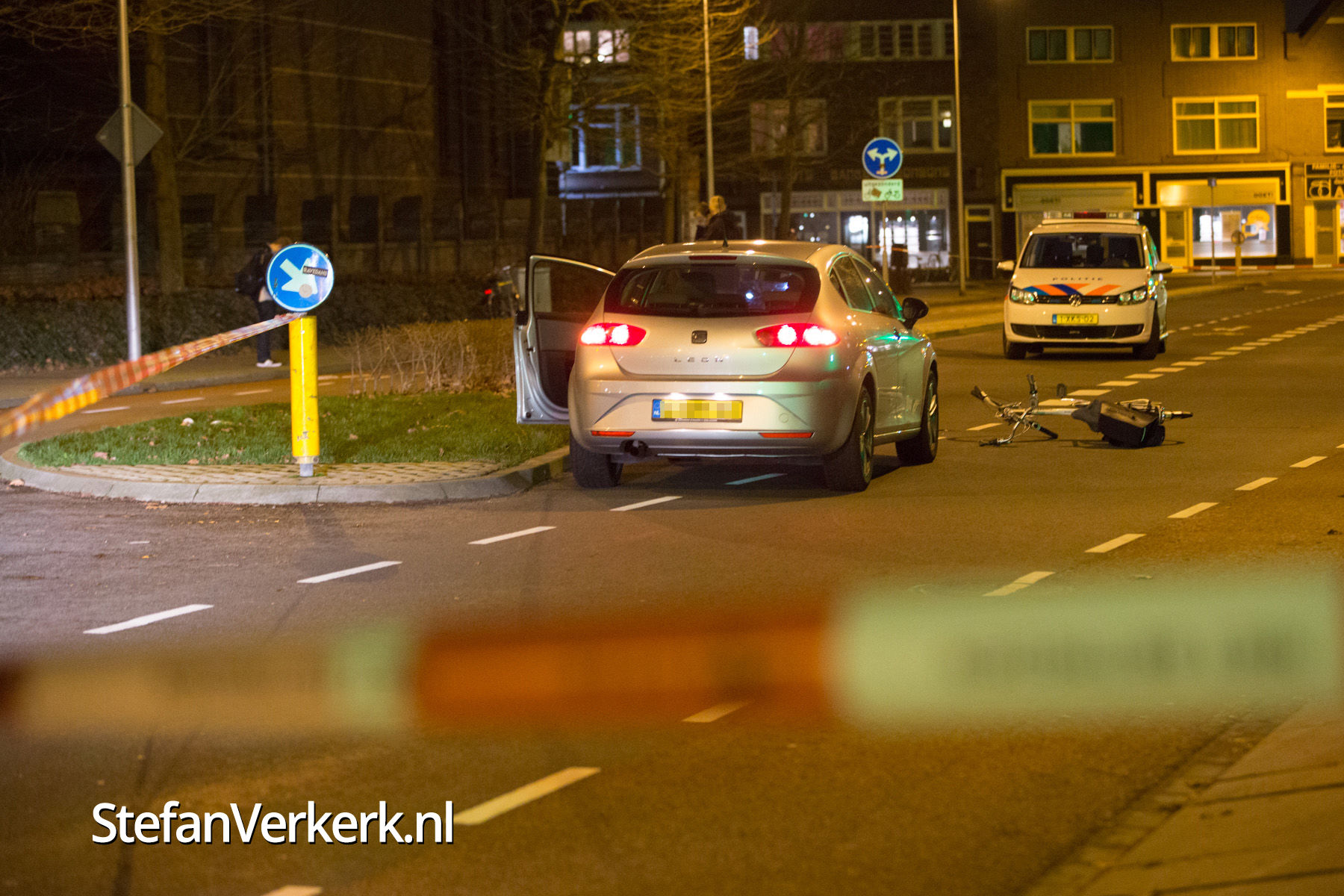 Ongeval auto met fiets Luttenbergstraat Zwolle - Foto's - Stefan ...