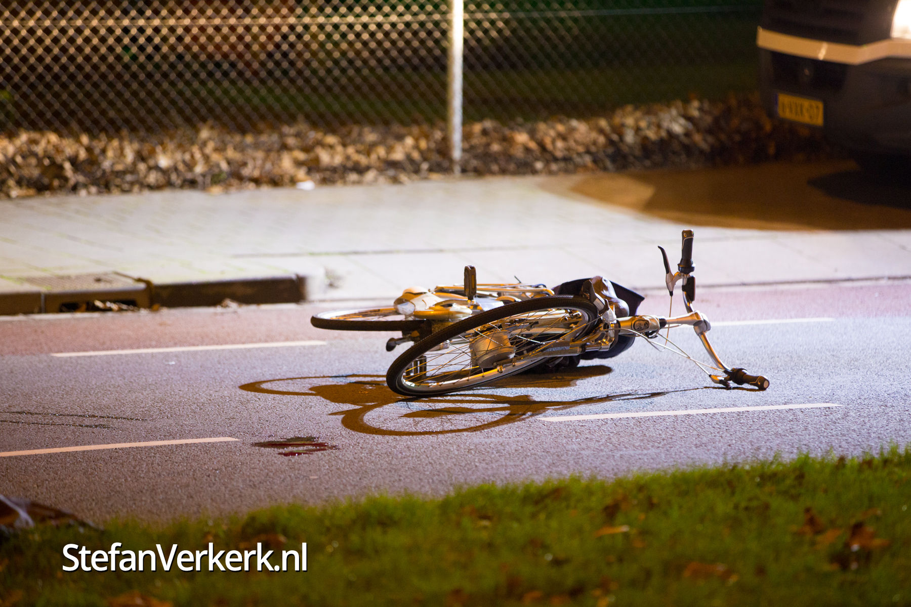 Ongeval auto met fiets Luttenbergstraat Zwolle - Foto's - Stefan ...