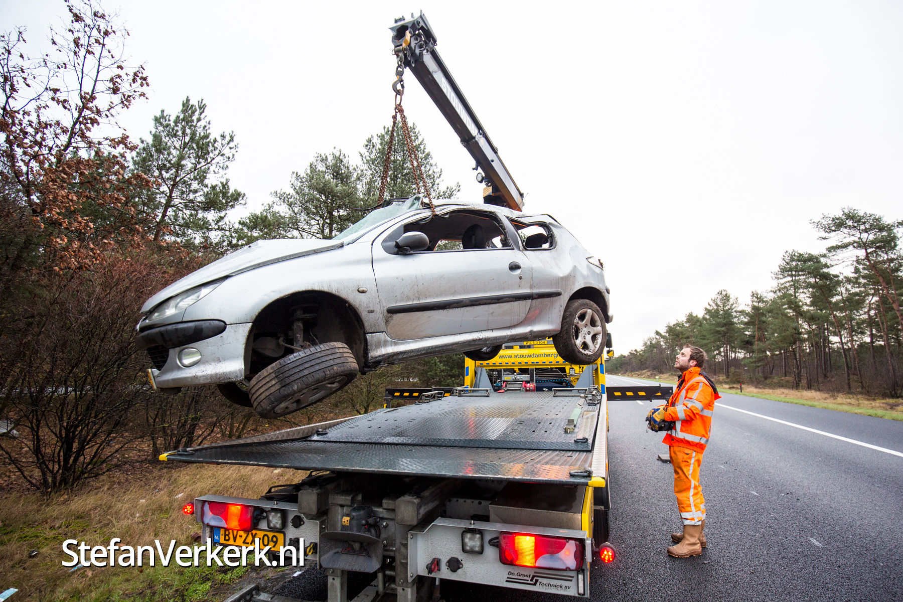 Auto over de kop A28 R 70,8 't Harde - Foto's - Stefan Verkerk ...