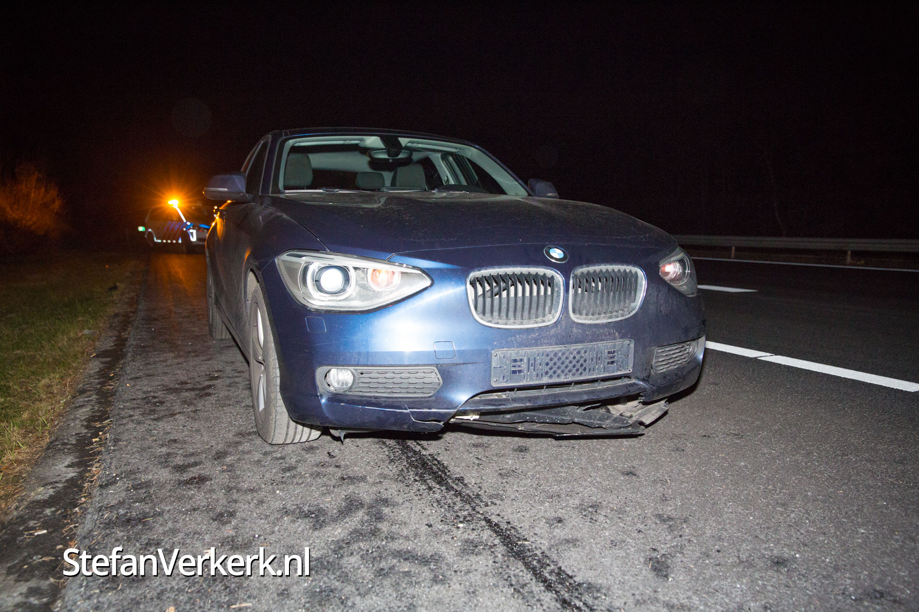 Klapband vrachtwagen zorgt voor schade bij auto's A28 't Harde - Foto's ...