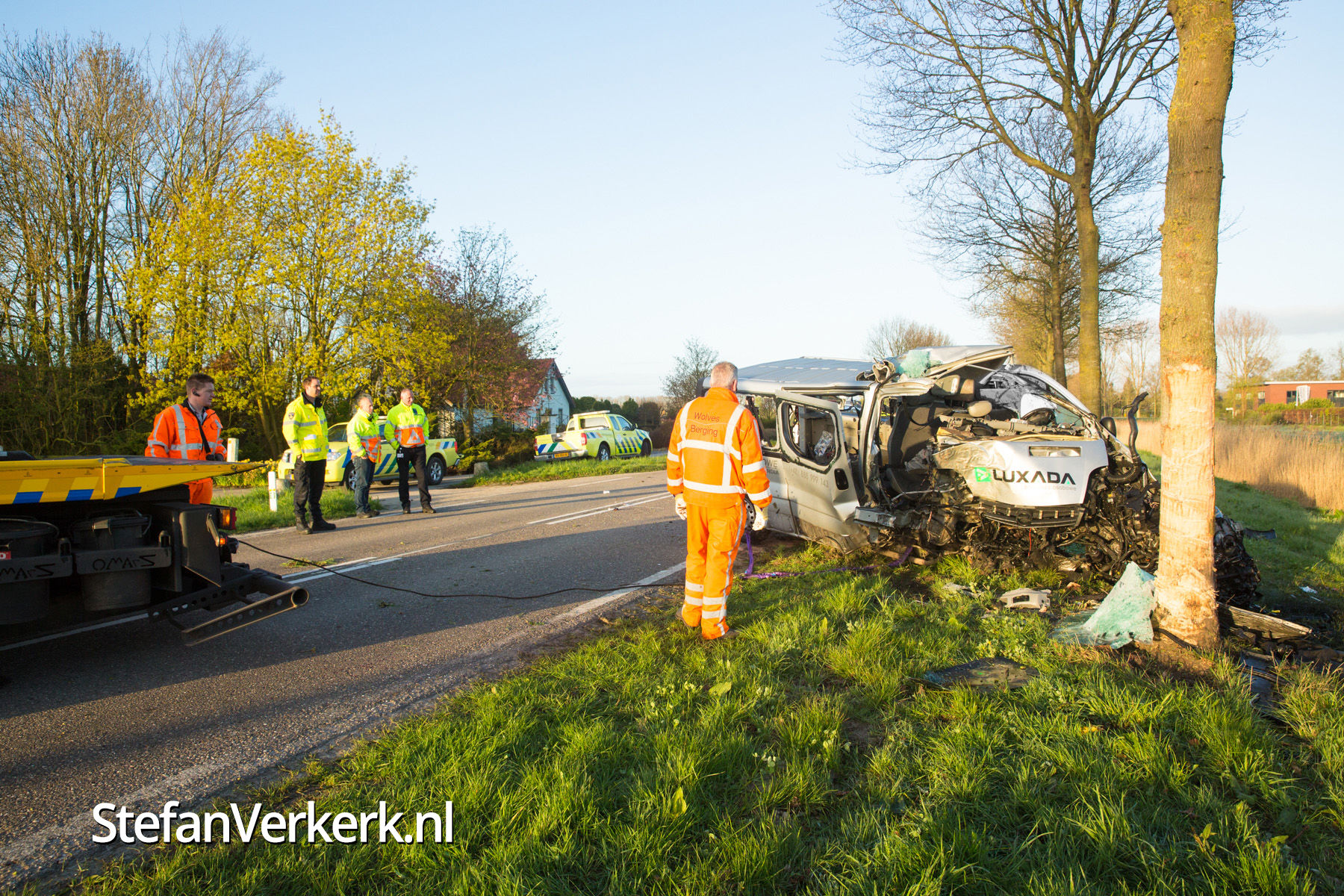 Dode en 5 (zwaar)gewonden bij zwaar ongeval Oldebroekerweg Biddinghuizen - Foto's - Stefan ...