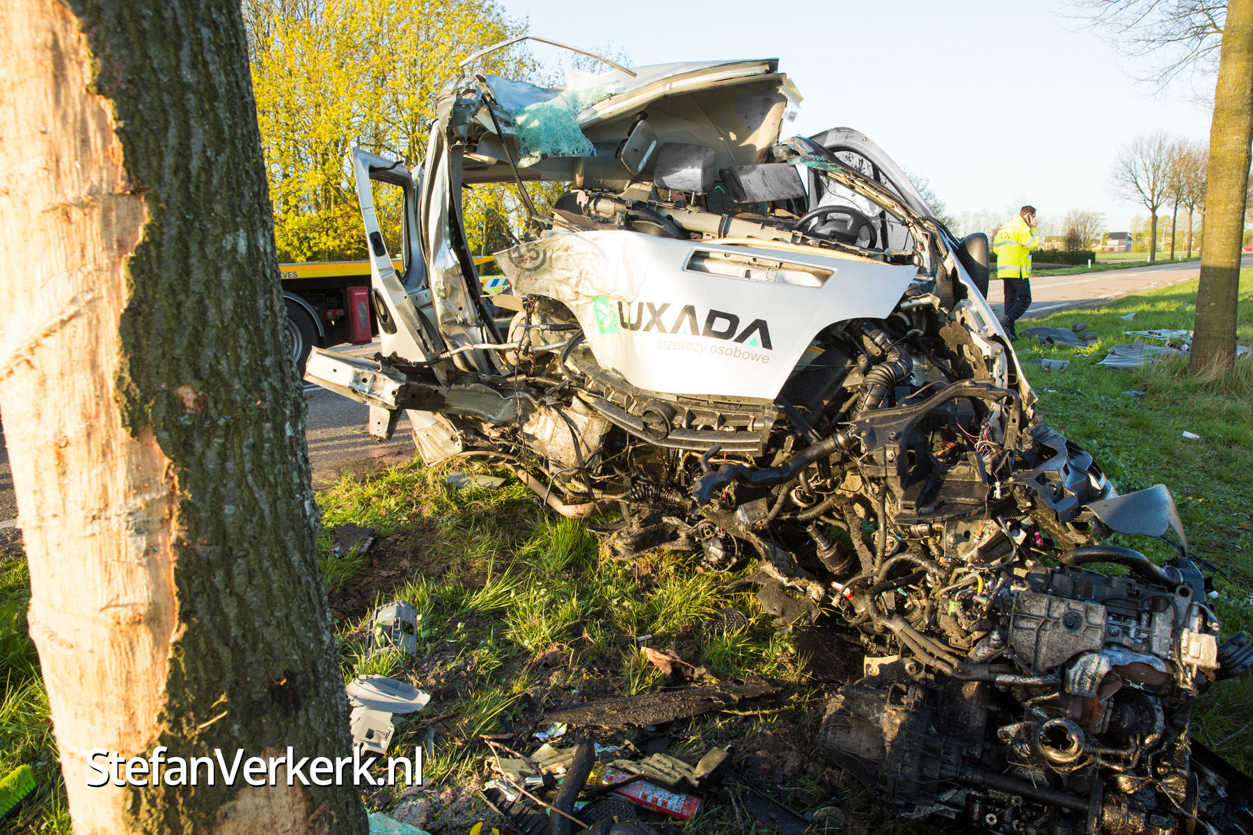 Dode en 5 (zwaar)gewonden bij zwaar ongeval Oldebroekerweg Biddinghuizen - Foto's - Stefan ...