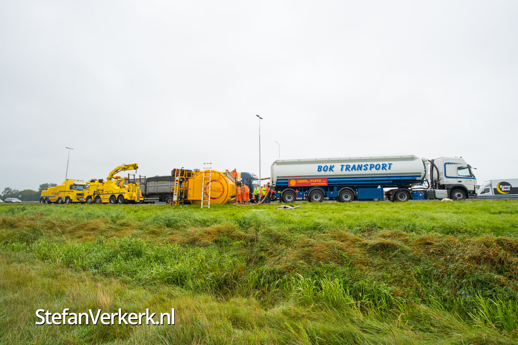 Vrachtwagen gekanteld op de A50 bij Epe - Foto's - Stefan Verkerk ... Vrachtwagen gekanteld op de A50 bij Epe - Foto's - Stefan Verkerk ...