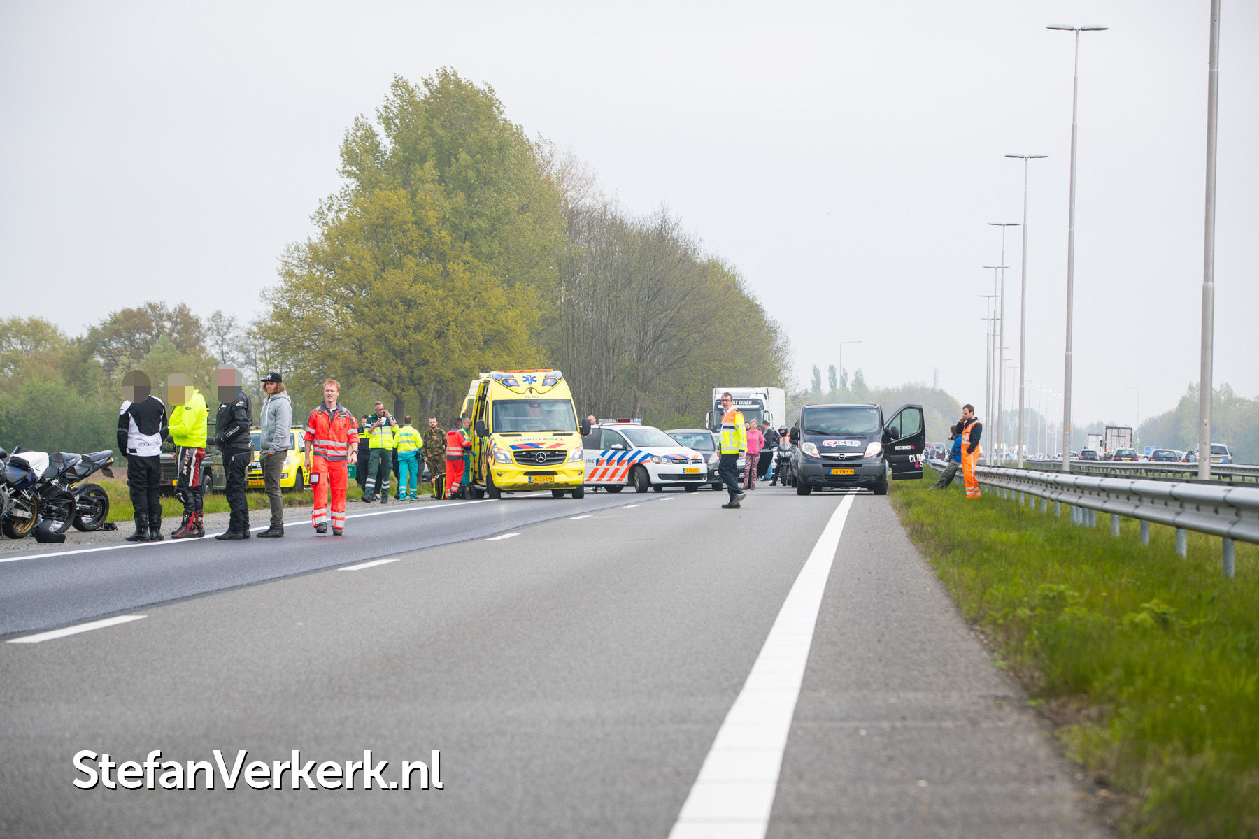 Motorrijder zwaargewond bij ongeval A50 L 222,2 Epe - Foto's - Stefan Verkerk Fotografie & Webdesign