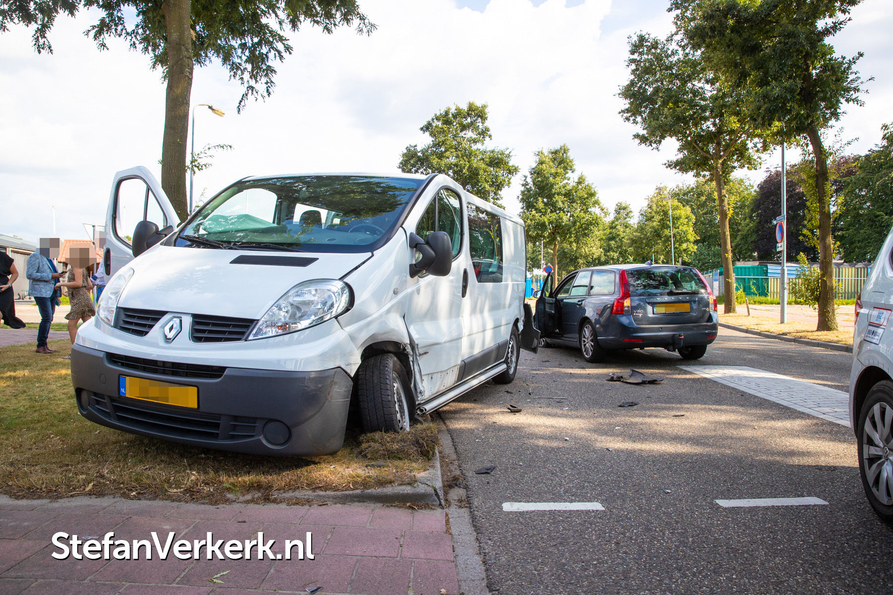 Ongeval auto - busje Rondweg Wezep - Foto's - Stefan Verkerk Fotografie ...