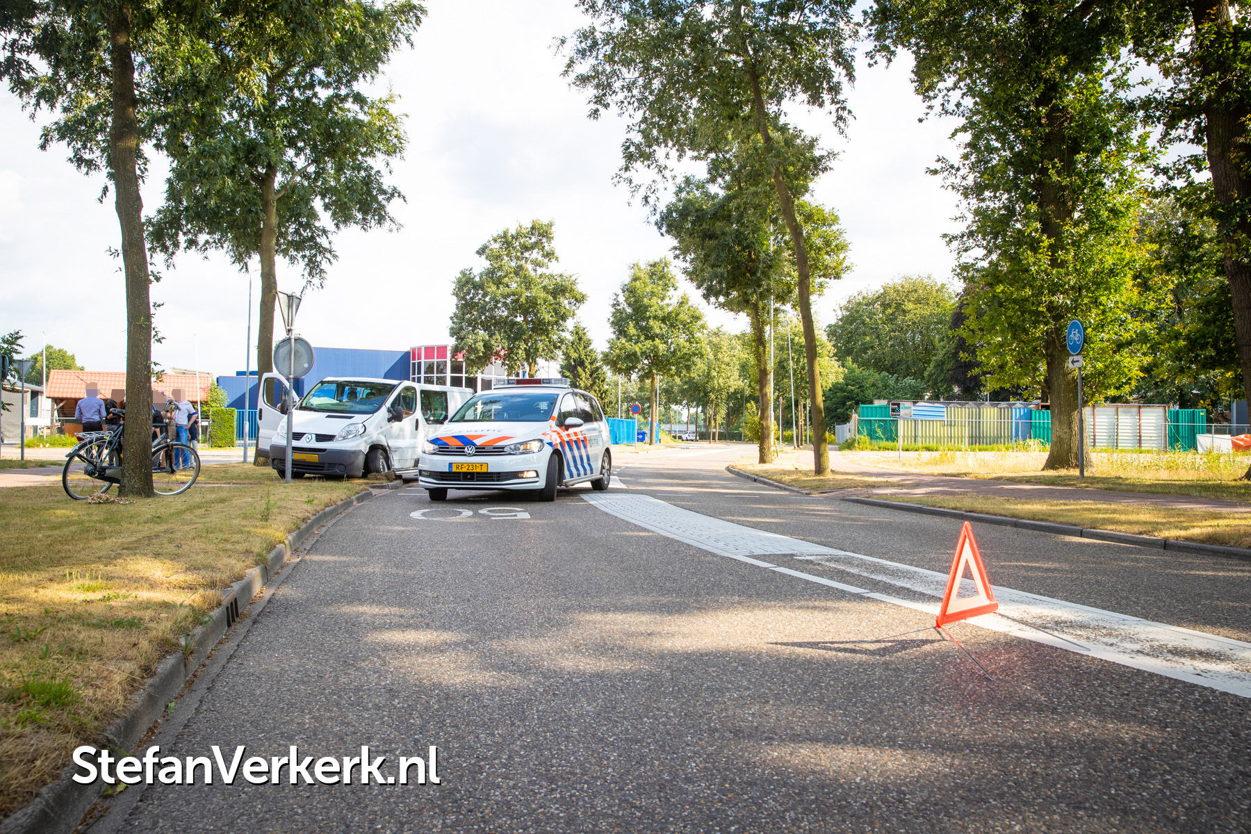 Ongeval auto - busje Rondweg Wezep - Foto's - Stefan Verkerk Fotografie ...