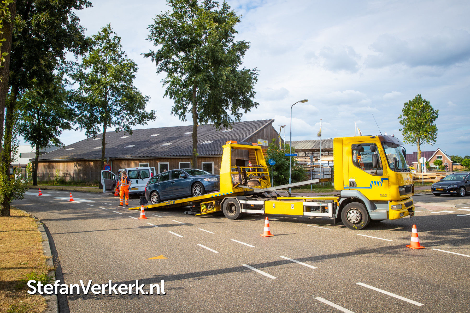 Ongeval auto - busje Rondweg Wezep - Foto's - Stefan Verkerk Fotografie ...
