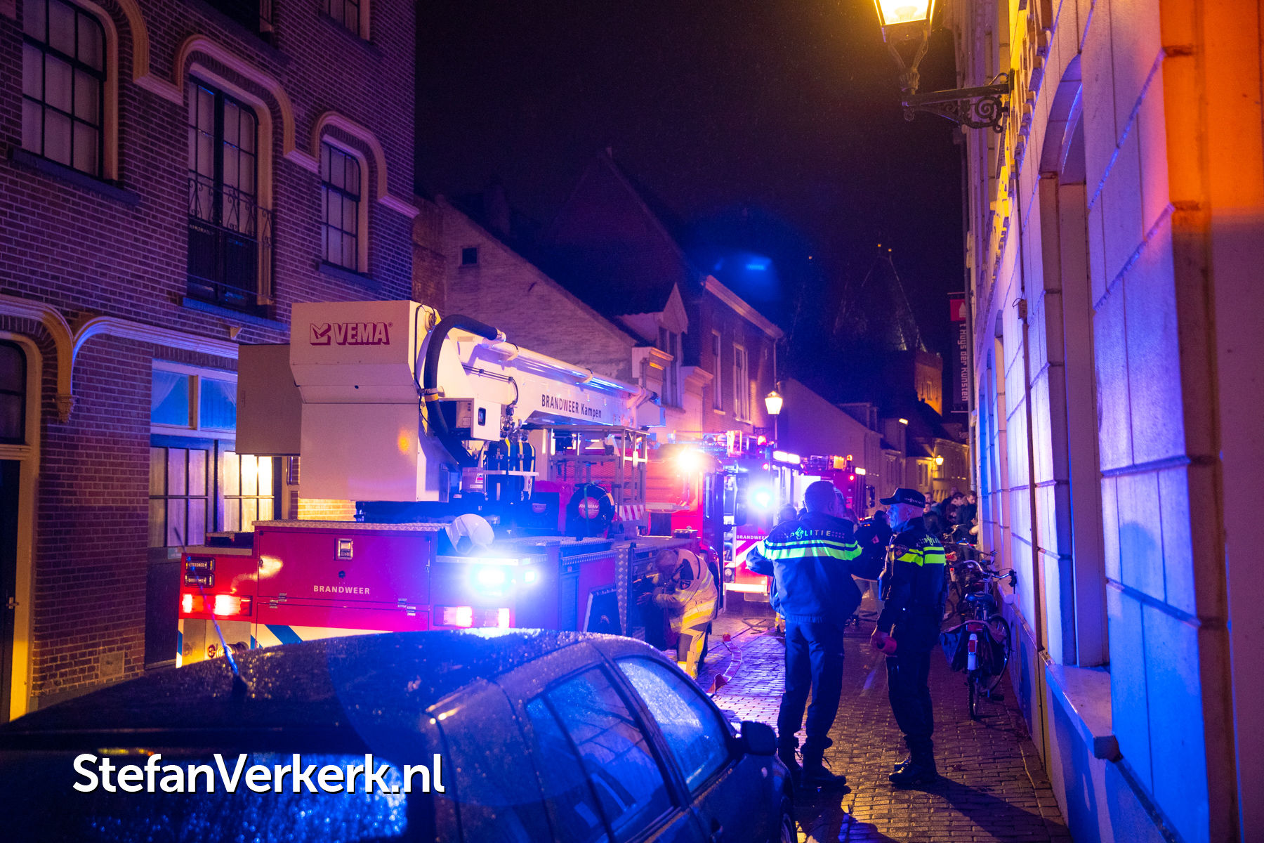 Appartementencomplex Voorstraat Kampen ontruimd vanwege rook - Nieuws ...