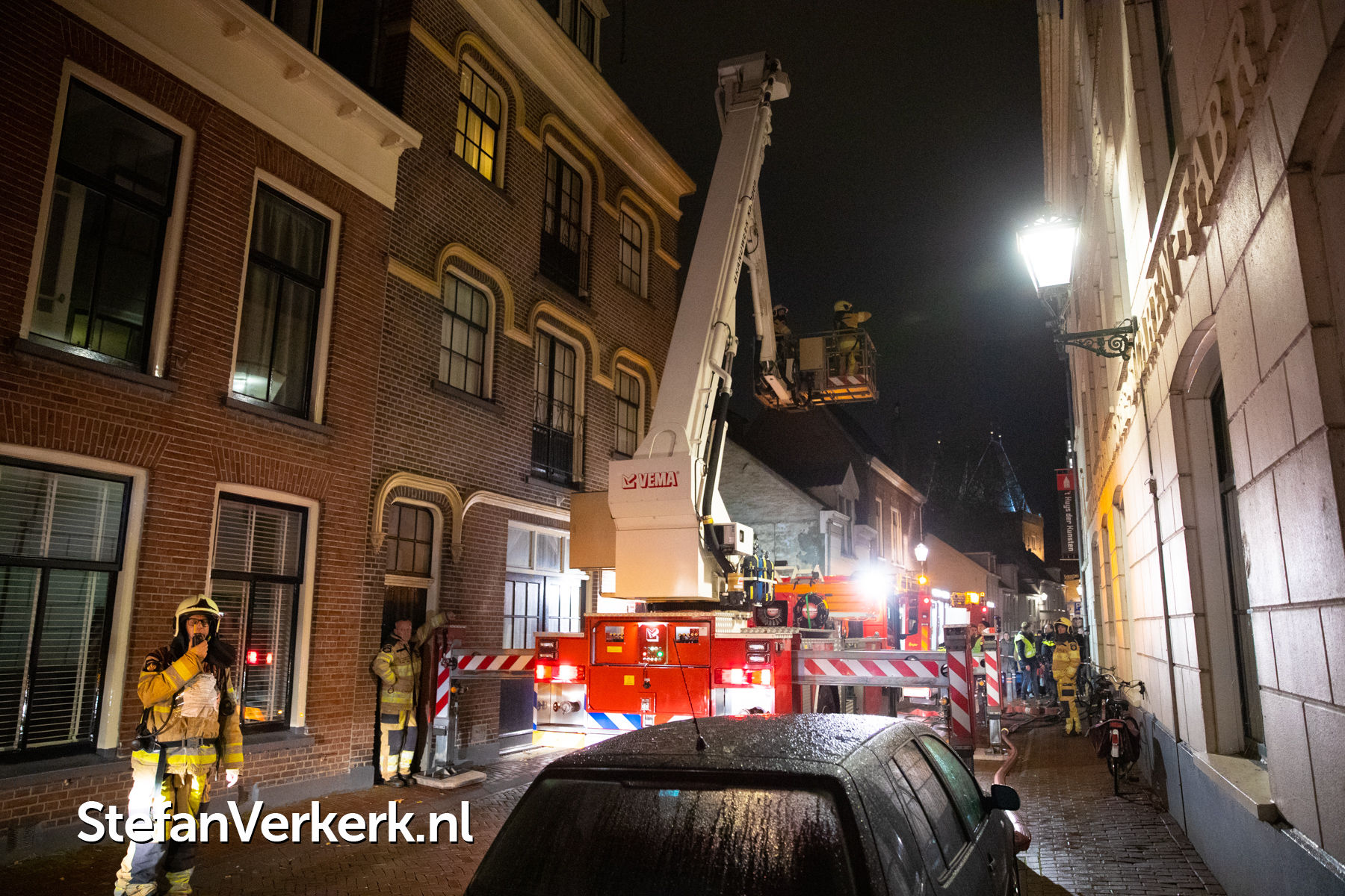 Appartementencomplex Voorstraat Kampen ontruimd vanwege rook - Foto's ...