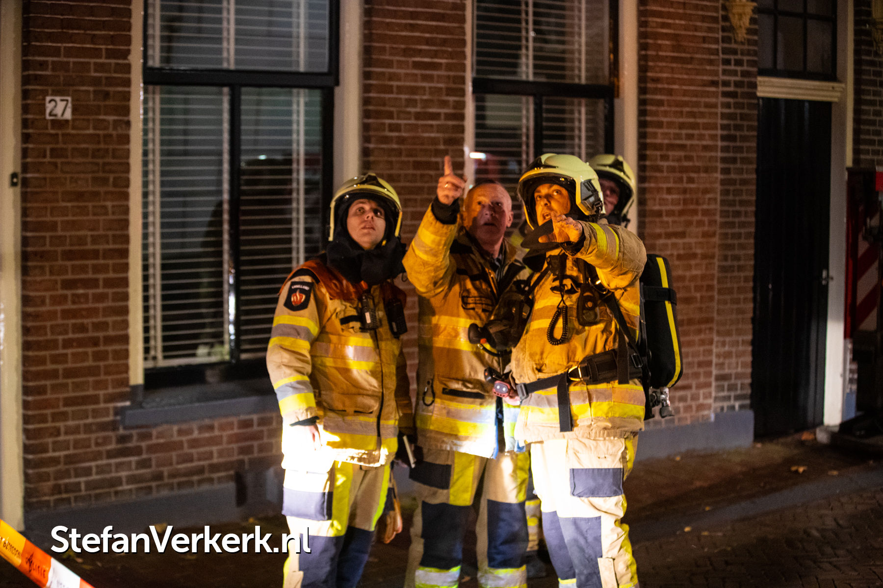 Appartementencomplex Voorstraat Kampen ontruimd vanwege rook - Foto's ...