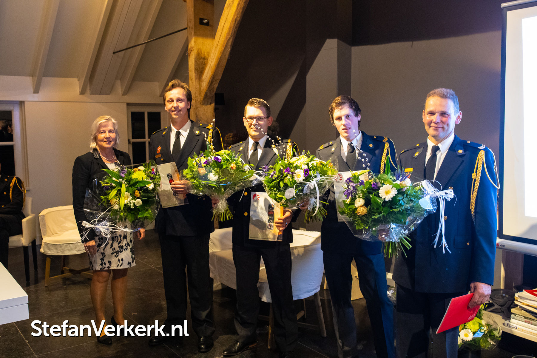 Beëdiging en diploma-uitreikingen bij korpsavond brandweer Oldebroek ...