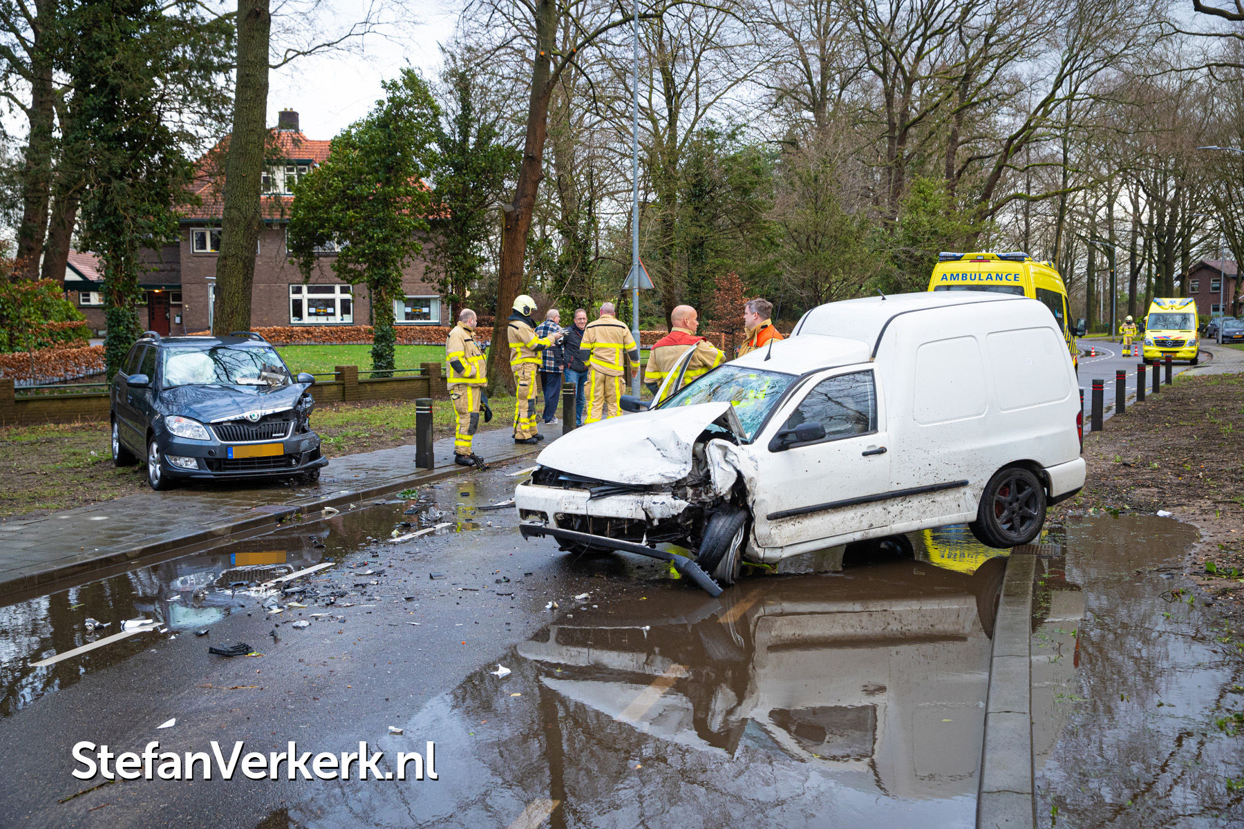Ongeval letsel auto - MMBS voertuig Oenerweg Epe - Foto's - Stefan ...