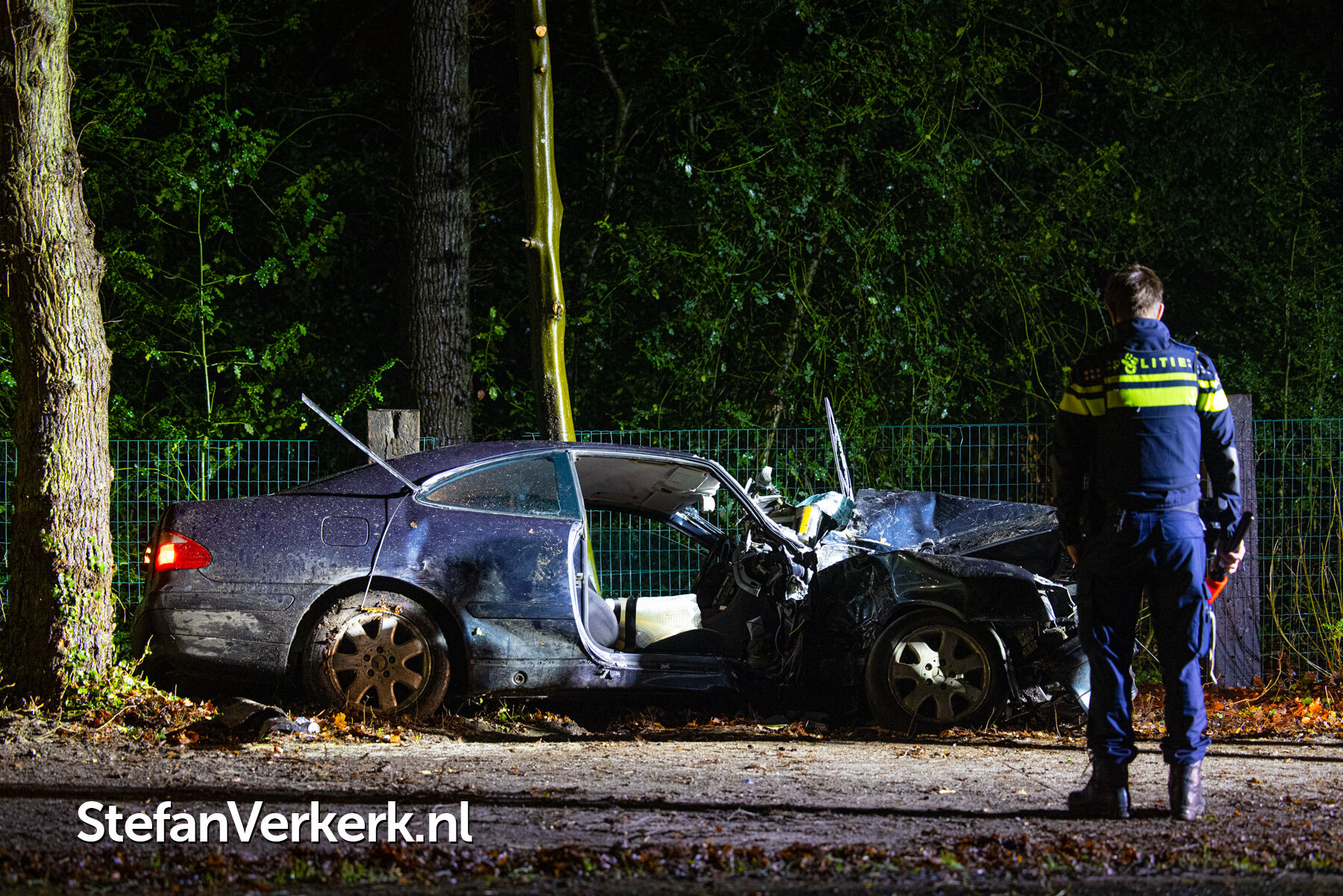 Ernstig ongeval auto tegen boom N794 Heerderweg 15,0 Epe - Foto's - Stefan Verkerk Fotografie ...