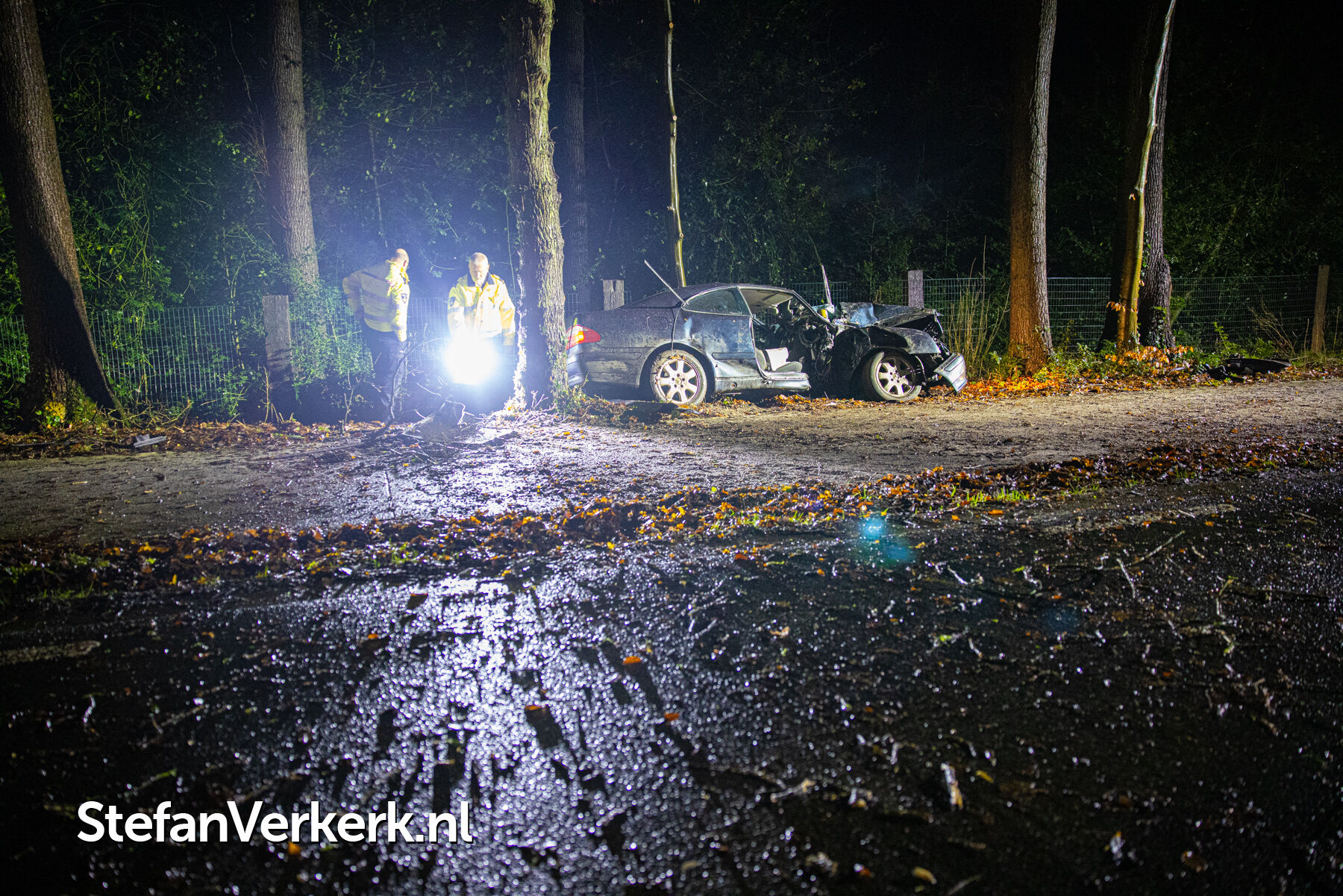 Ernstig ongeval auto tegen boom N794 Heerderweg 15,0 Epe - Foto's - Stefan Verkerk Fotografie ...