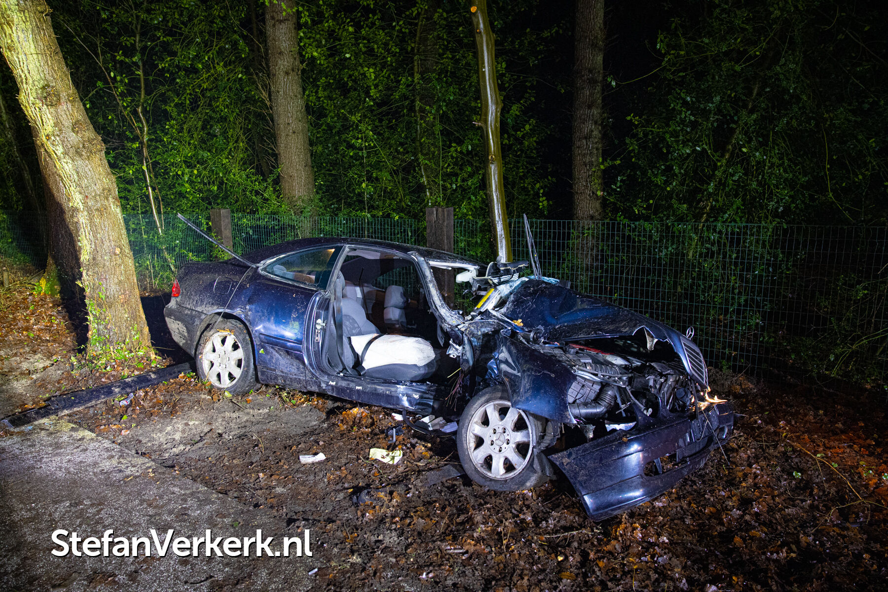 Ernstig ongeval auto tegen boom N794 Heerderweg 15,0 Epe - Foto's - Stefan Verkerk Fotografie ...