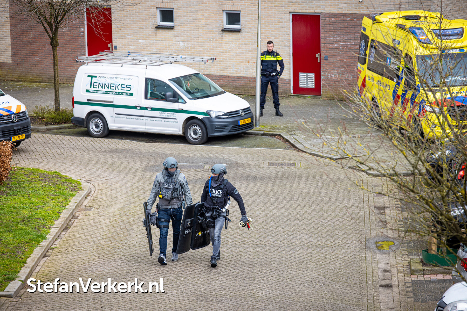 Inzet arrestatieteam (BSB/DSI) vanwege verward persoon Wolthuismarke ...