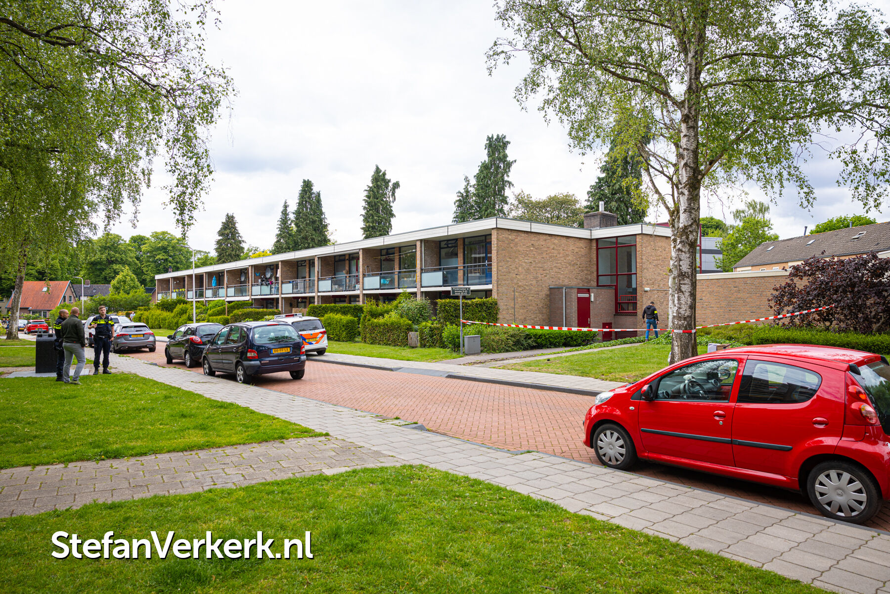 Dode bij geweldsincident Pandersakker Epe - Foto's - Stefan Verkerk ... Dode bij geweldsincident Pandersakker Epe - Foto's - Stefan Verkerk ...