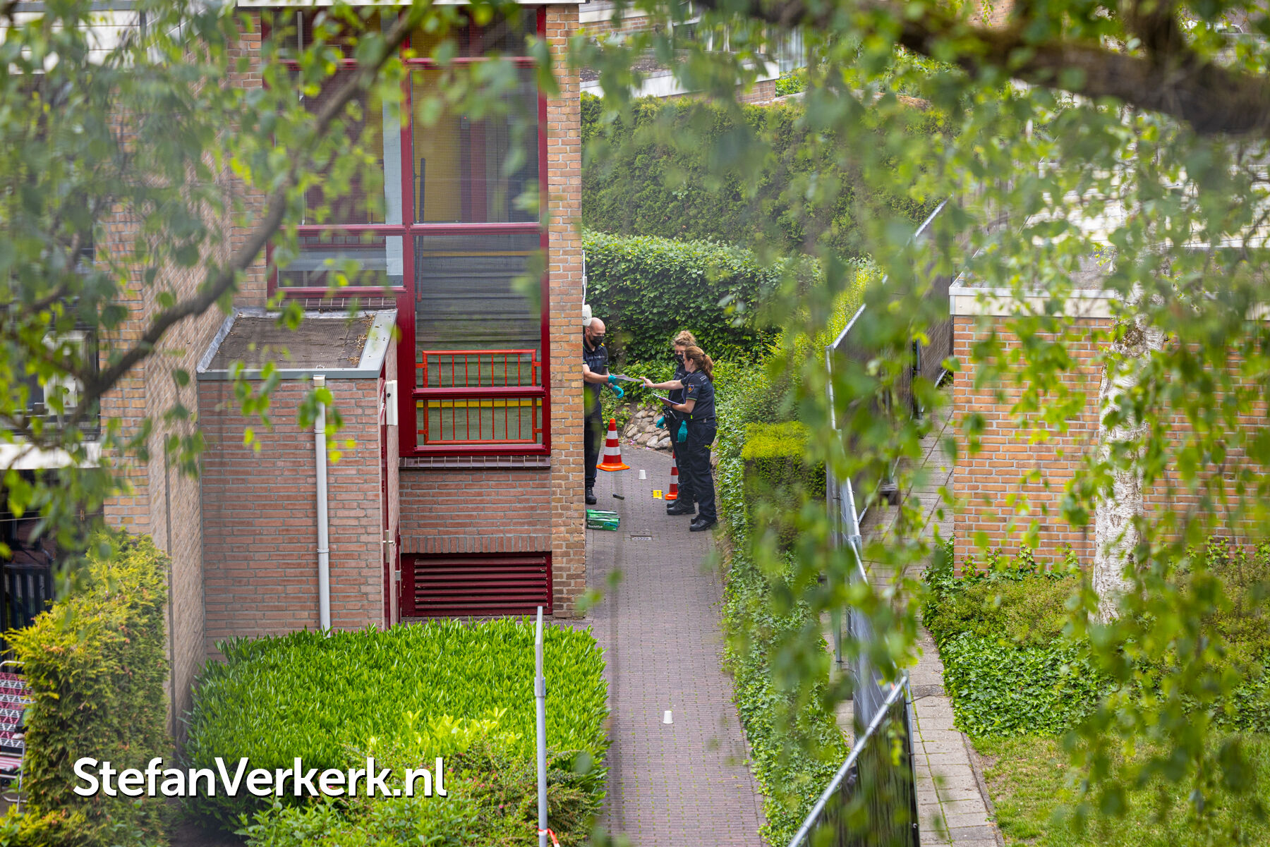 Dode bij geweldsincident Pandersakker Epe - Foto's - Stefan Verkerk ... Dode bij geweldsincident Pandersakker Epe - Foto's - Stefan Verkerk ...